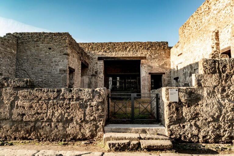 How to Visit Pompeii and Mount Vesuvius in One Day - Our Escape Clause