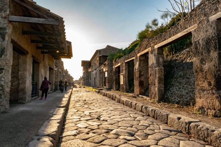 How to Visit Pompeii and Mount Vesuvius in One Day - Our Escape Clause