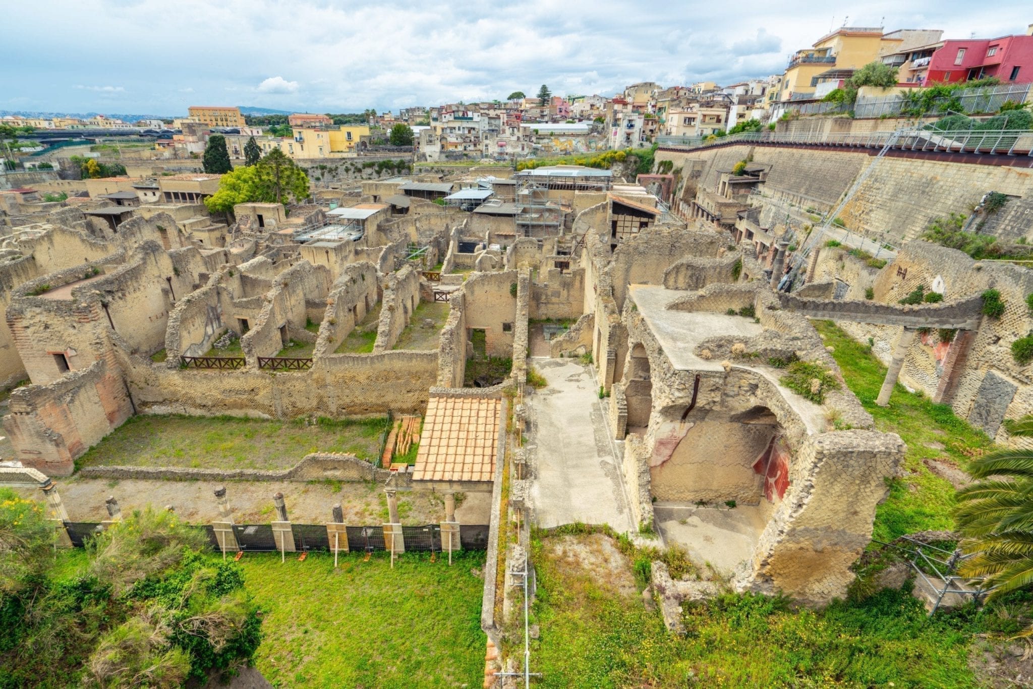 Pompeii or Herculaneum: Which Ancient City is Best?