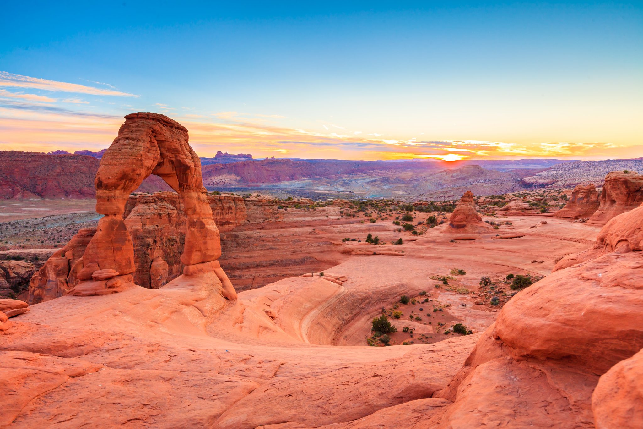 How to Enjoy Utah’s Delicate Arch Hike (+ Other Ways to Visit!)
