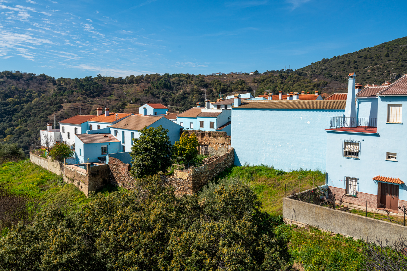 A Quick Guide to Visiting Juzcar, Spain's Blue Smurf Village