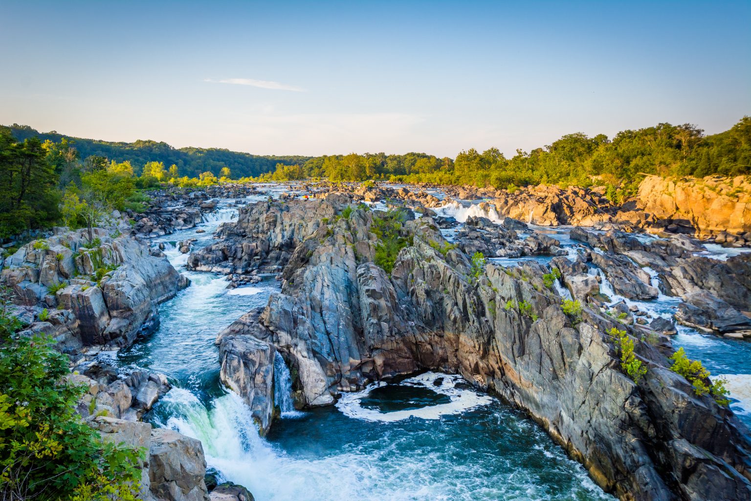 15+ Vibrant Places to Visit in Virginia (Best Vacation Spots!)