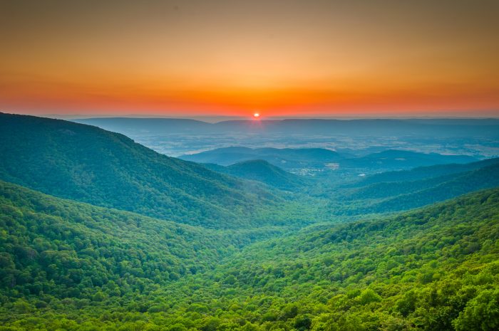 15+ Vibrant Places to Visit in Virginia (Best Vacation Spots!)